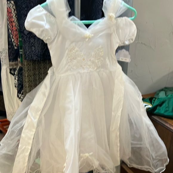 Dresses | Little Girls Size 5 White Party Dress Wedding Dress | Poshmark